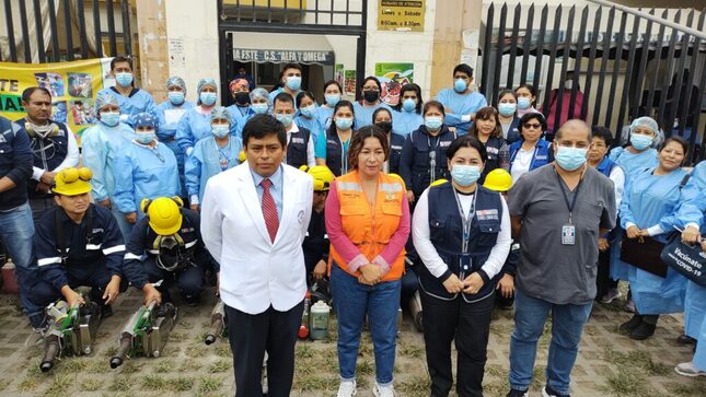 Municipalidad de Ate y Diris Lima Este, fumigan viviendas por aumento ... Municipalidad de Ate y Diris Lima Este, fumigan viviendas por aumento ...